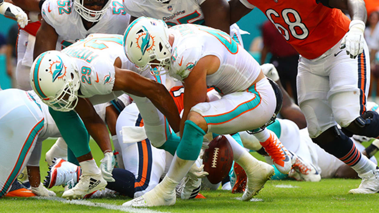 Robert Quinn knocks ball loose for big goal-line fumble