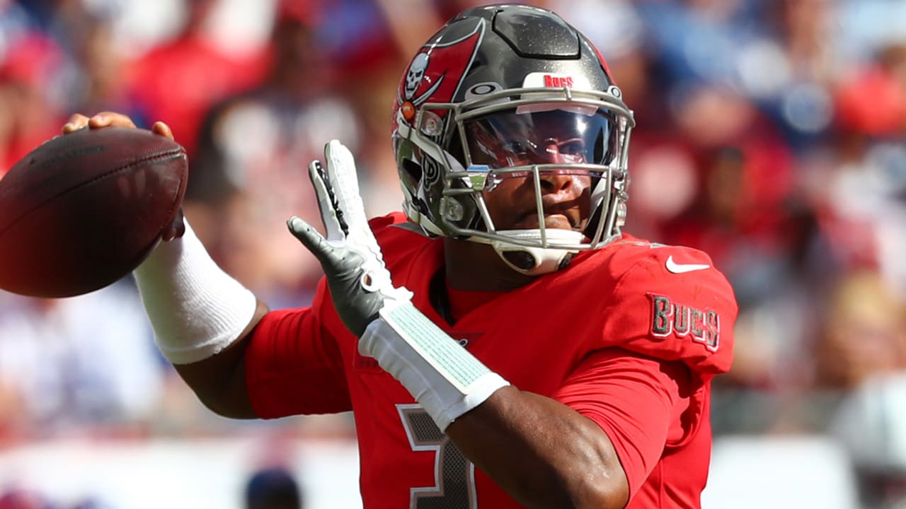 Bucs' Winston (hand) returns after missing one drive