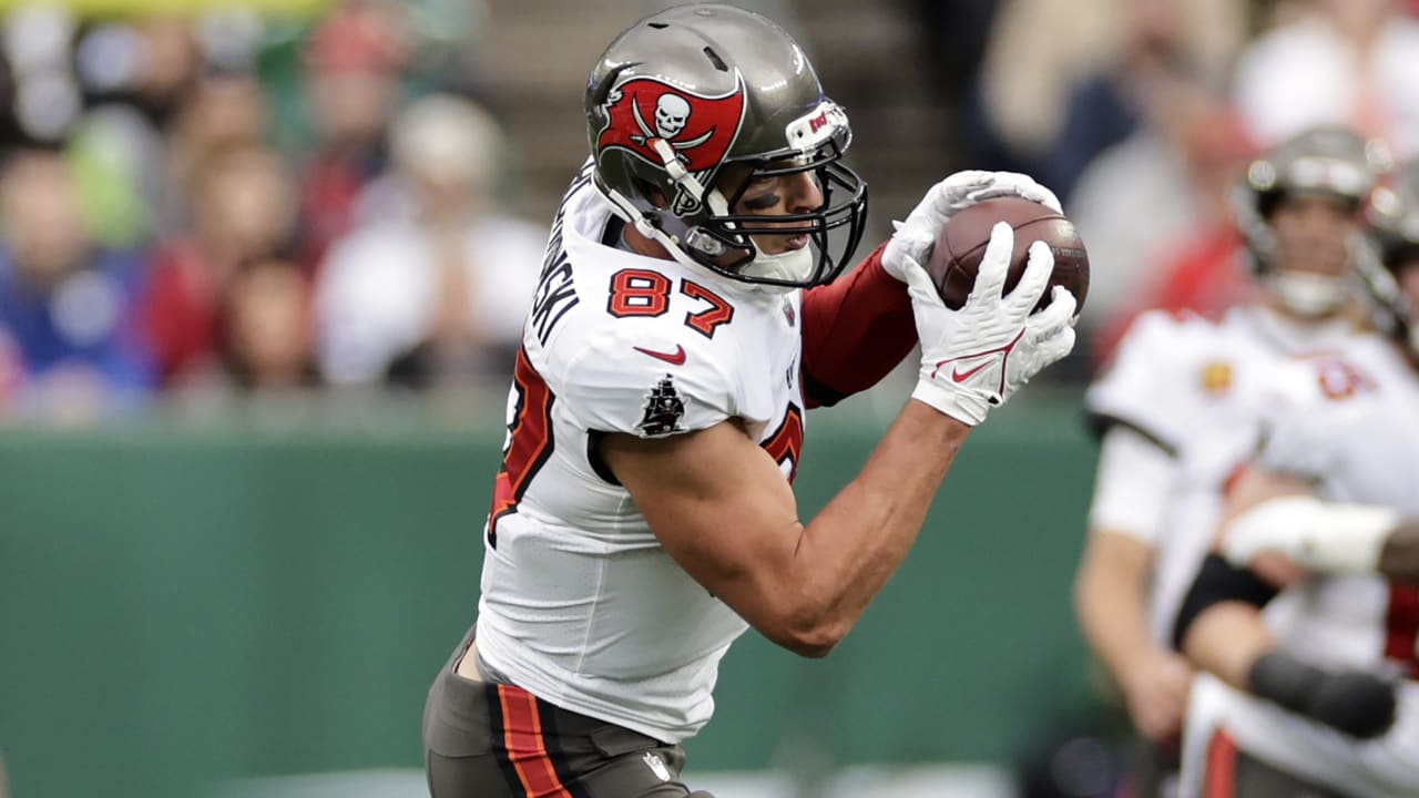 Every catch by Tampa Bay Buccaneers tight end Rob Gronkowski from 115 ...