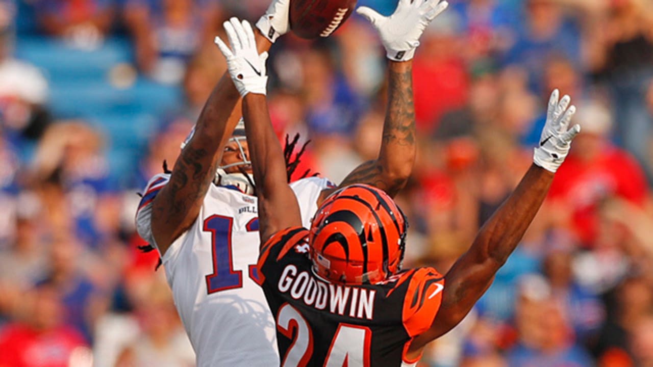 Kelvin Benjamin gets UP over defender for sideline catch