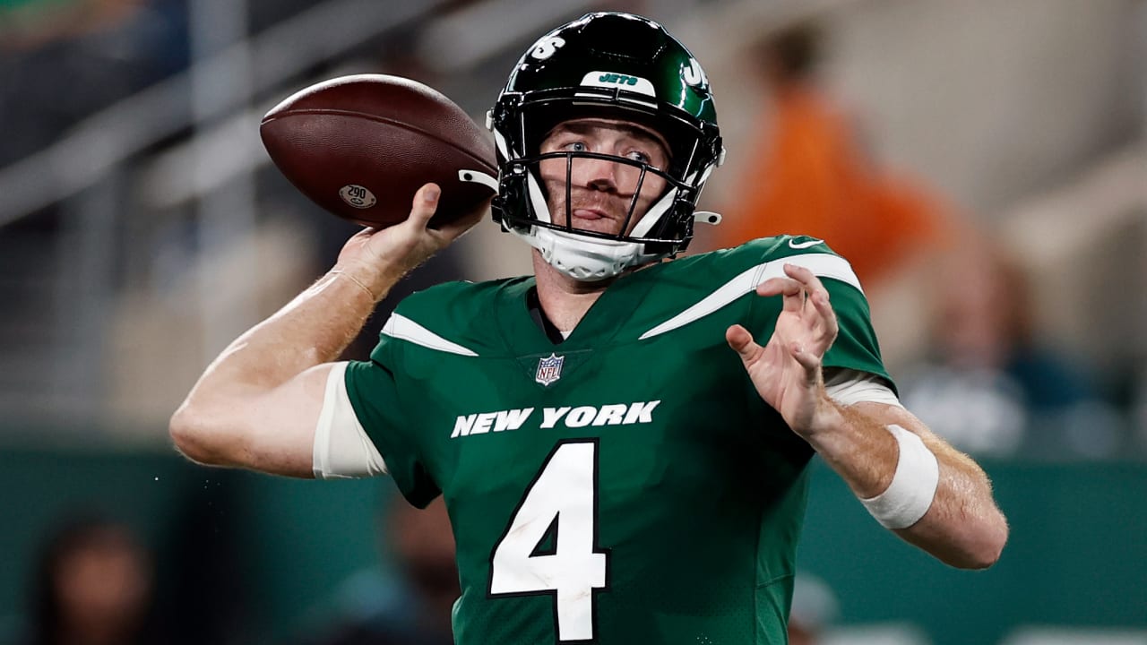 New York Jets quarterback James Morgan drops cross-body dime for 17 yards