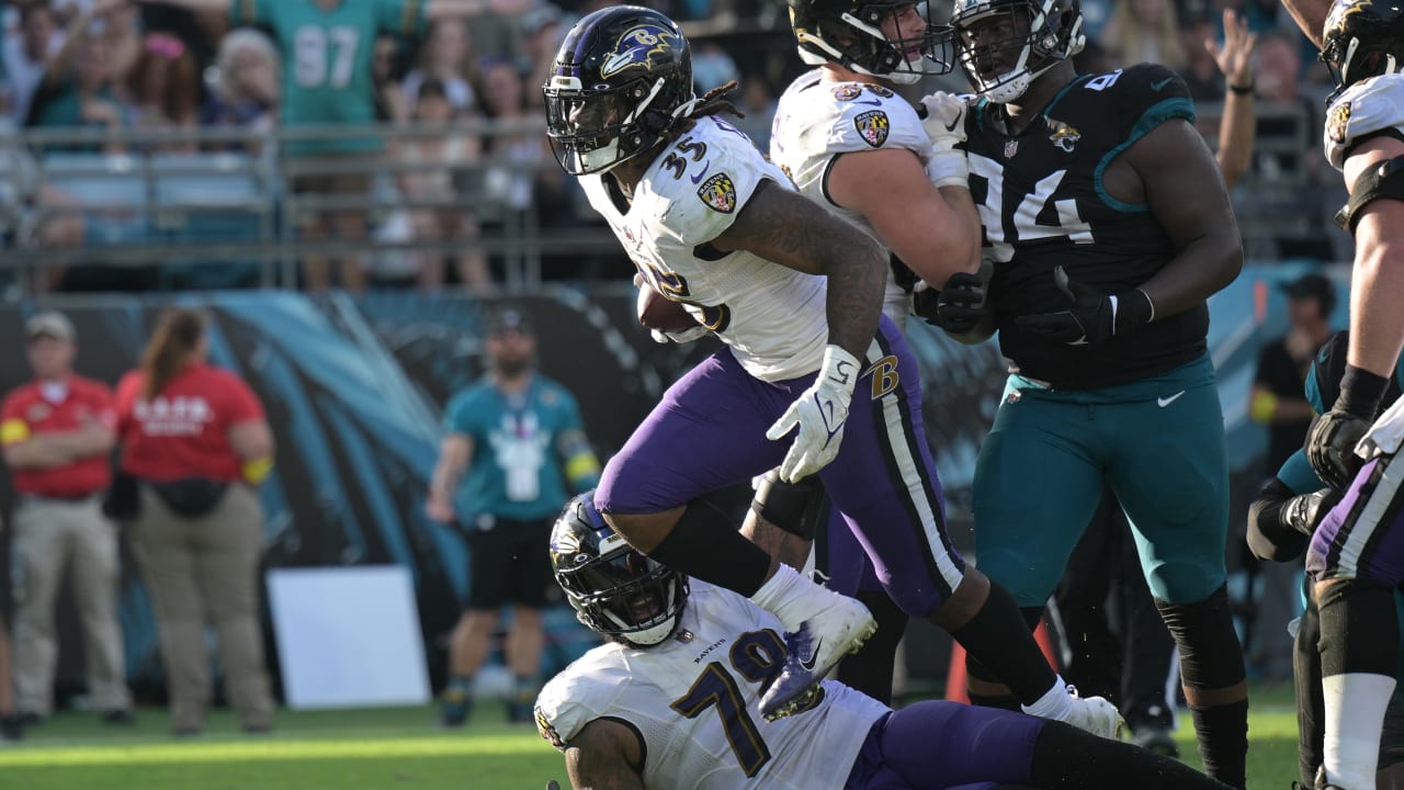 Baltimore Ravens running back Gus Edwards' second effort helps punch in TD