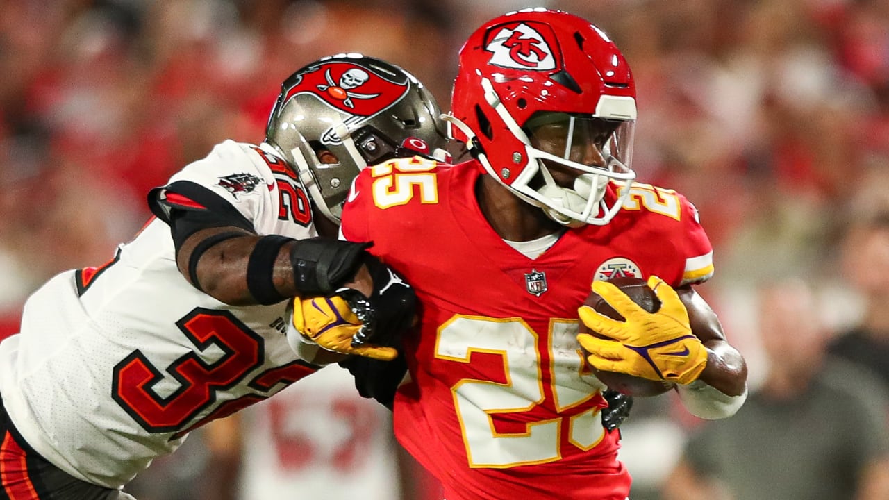 Kansas City Chiefs running back Clyde Edwards-Helaire explodes for 20 ...