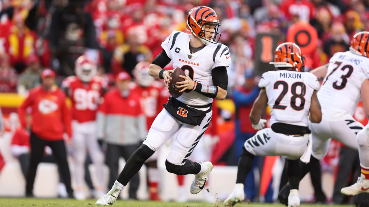 Cincinnati Bengals quarterback Joe Burrow keeps drive alive on QB ...