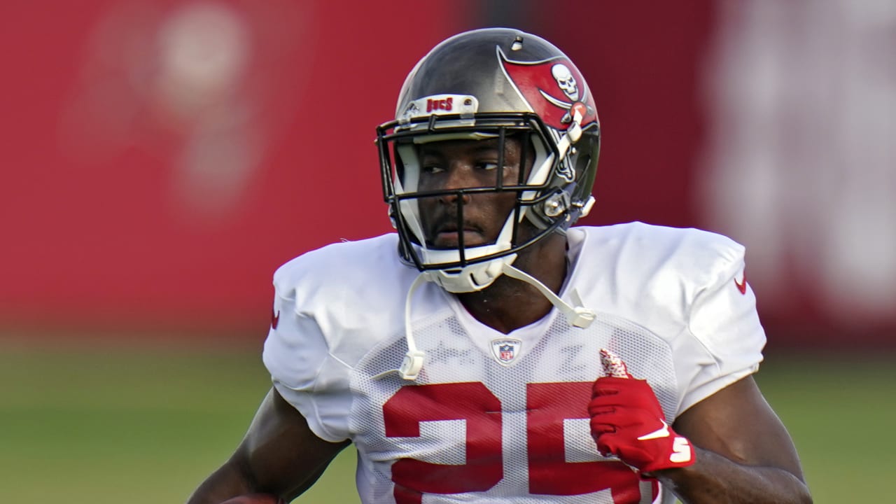 Tampa Bay Buccaneers running back LeSean McCoy spins for a slick catch ...