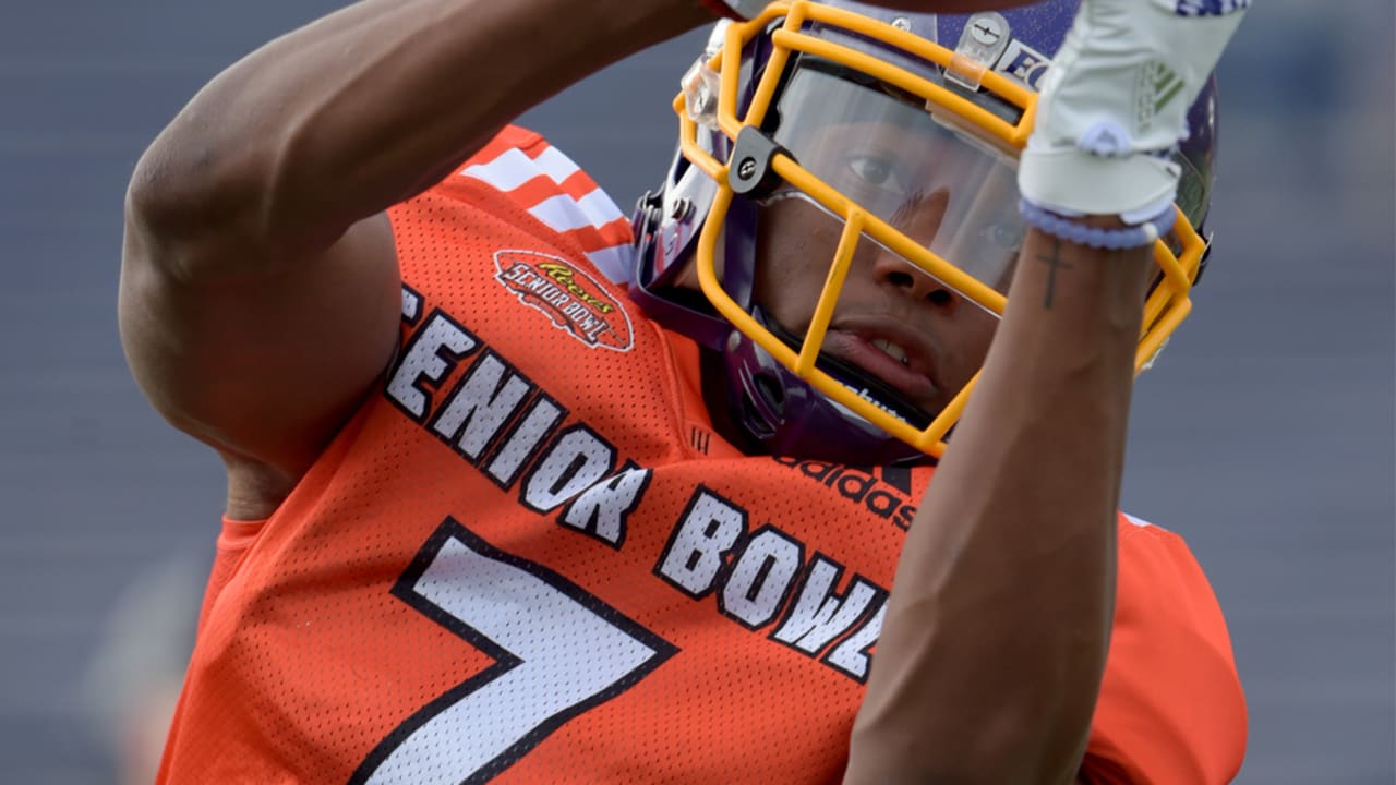 Watch: Zay Jones makes two spectacular catches at Senior Bowl