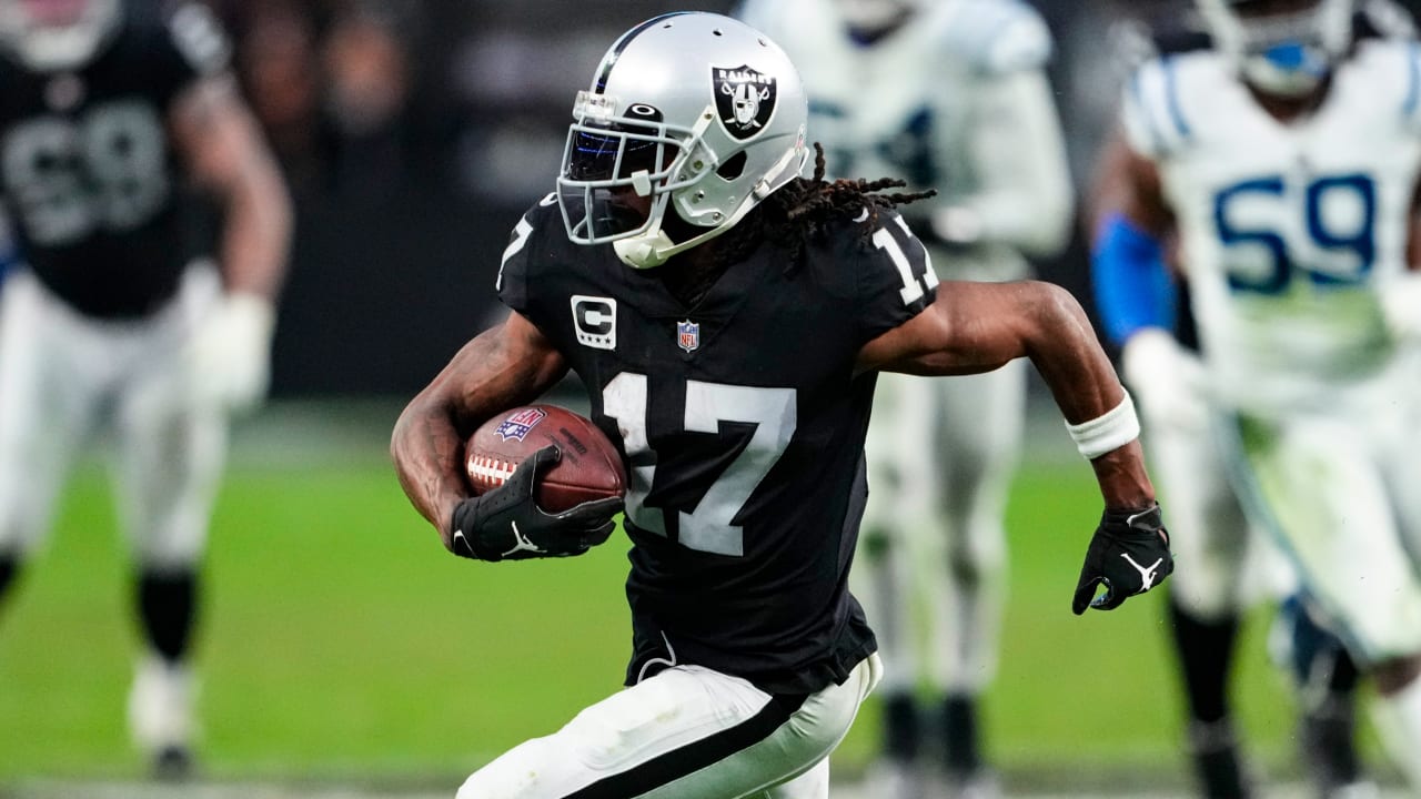 Can't-Miss Play: D.C. to D.A.! Las Vegas Raiders quarterback Derek Carr, wide receiver Davante ...