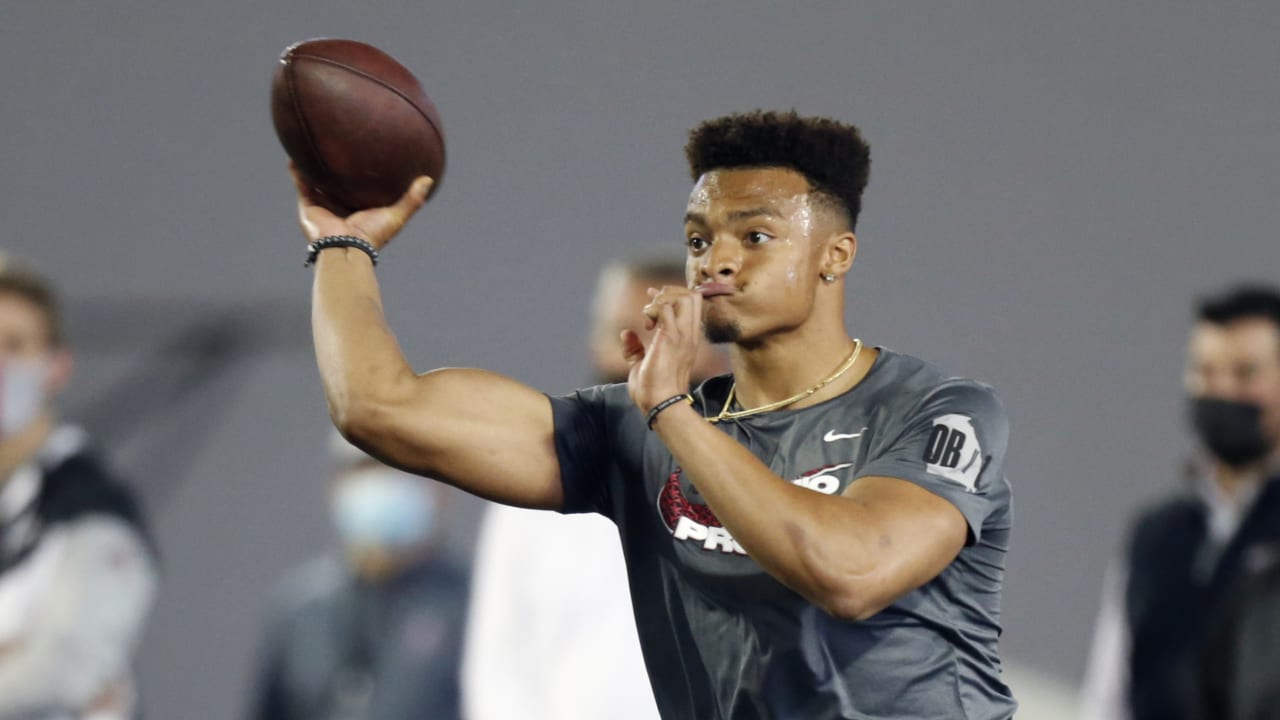 Ohio State Buckeyes quarterback Justin Fields shows off rocket right ...