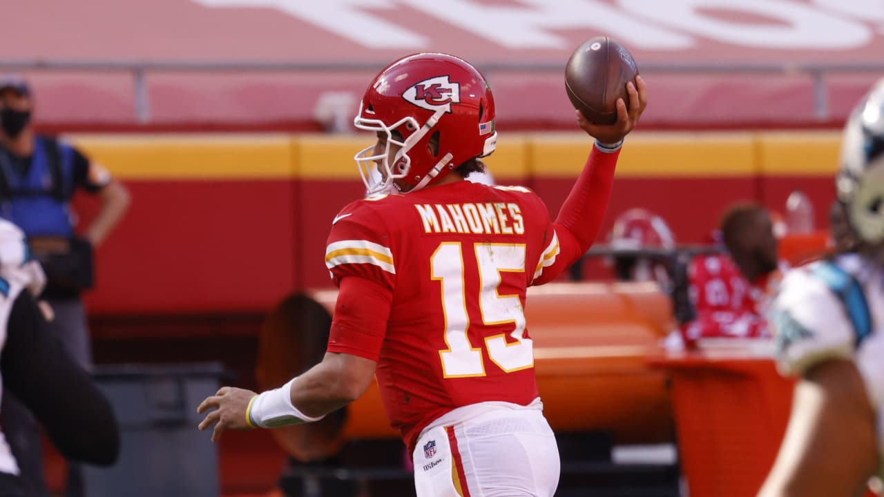 Kansas City Chiefs quarterback Patrick Mahomes fakes the reverse, finds ...