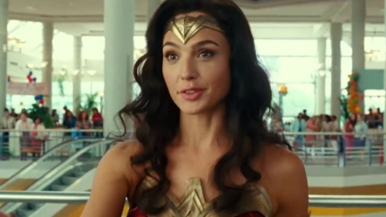 Wonder Woman says that your stain can wait in Tide ad