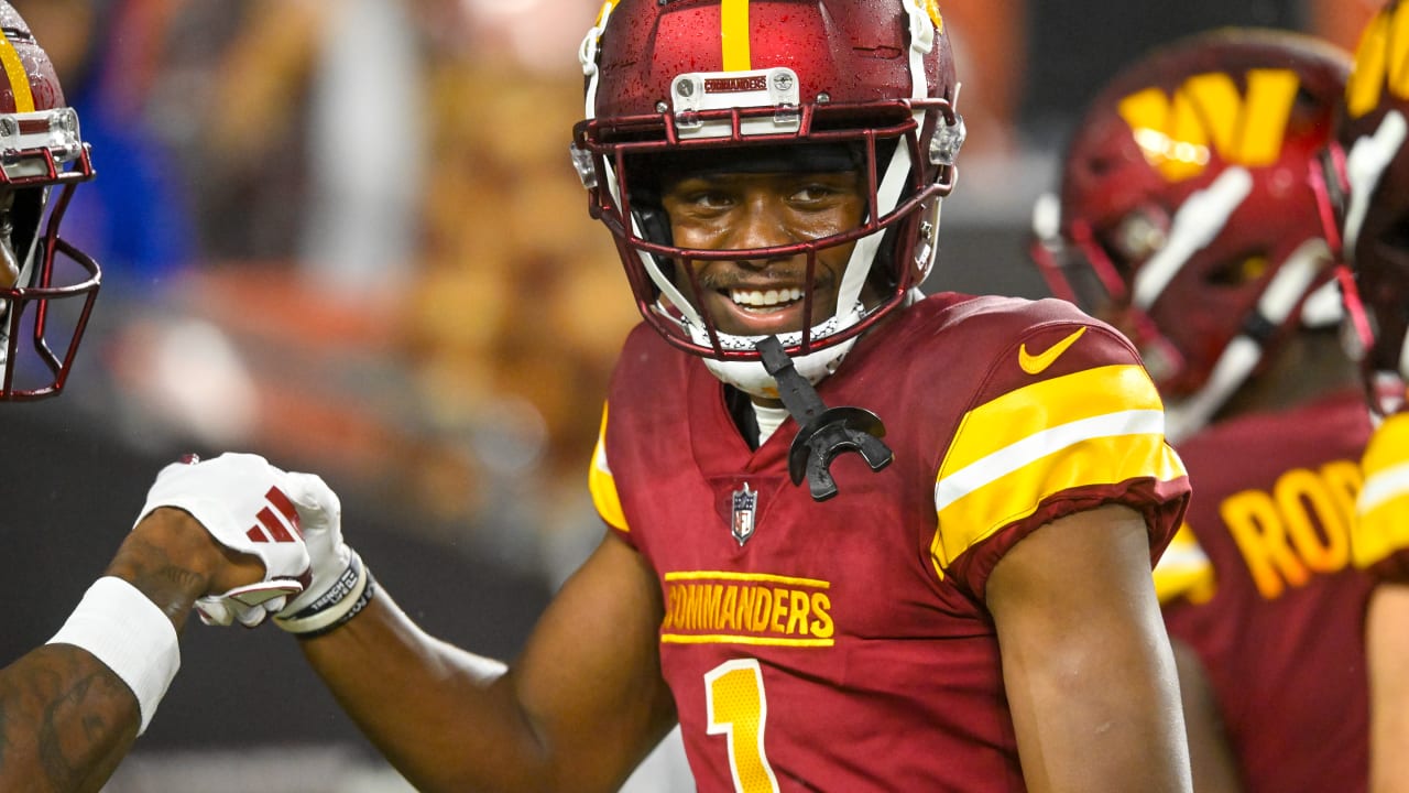 Can't-Miss Play: Washington Commanders quarterback Sam Howell's 26-yard ...