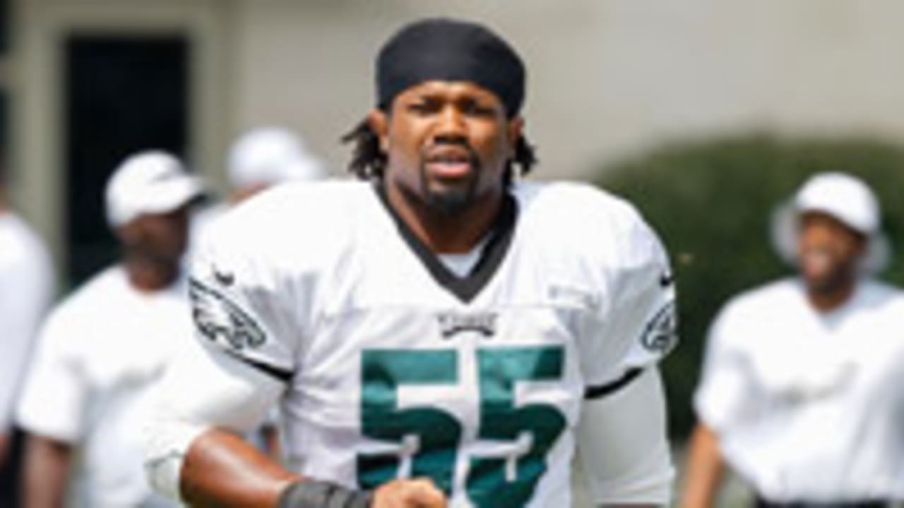 Darryl Tapp reportedly cuts salary to stay with Eagles