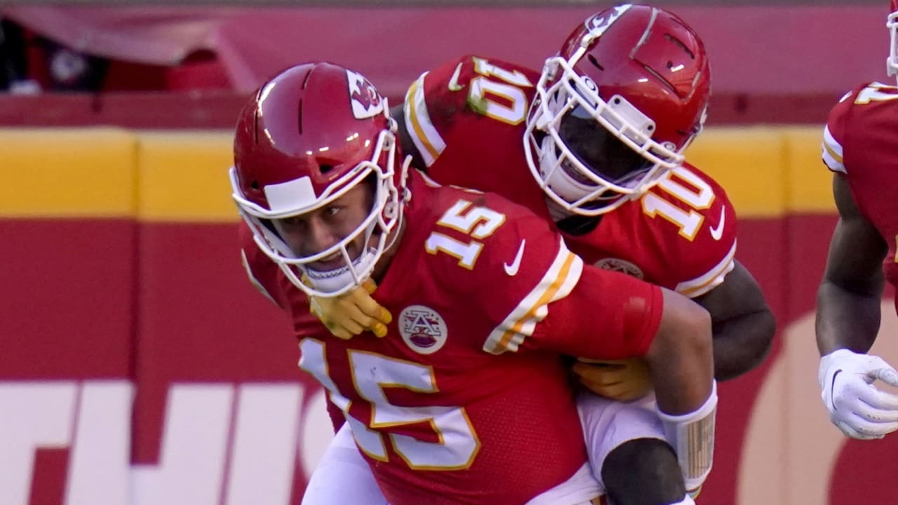 Kansas City Chiefs quarterback Patrick Mahomes' November Player of the ...