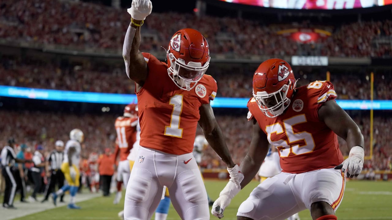 Can't-Miss Play: Vintage Kansas City Chiefs quarterback Patrick Mahomes ...