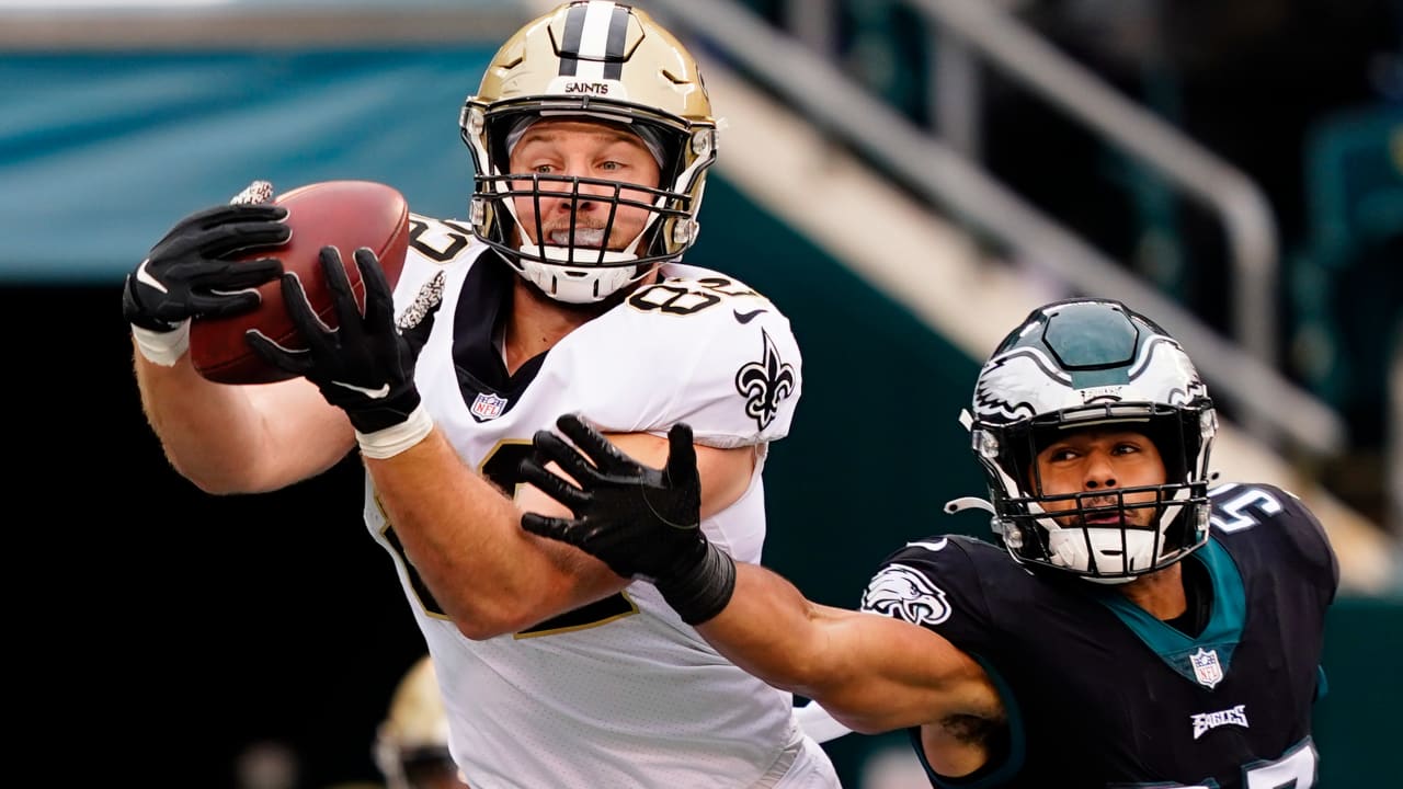 New Orleans Saints quarterback Trevor Siemian ducks and delivers TD ...