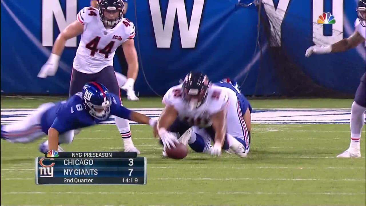 Bears recover fumble after Daniel Jones mishandles snap