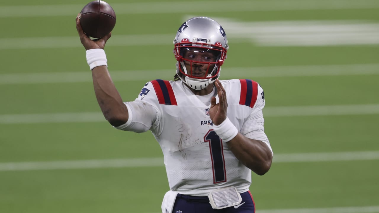 Newton rips pass to Meyers on deep over route for 31 yards