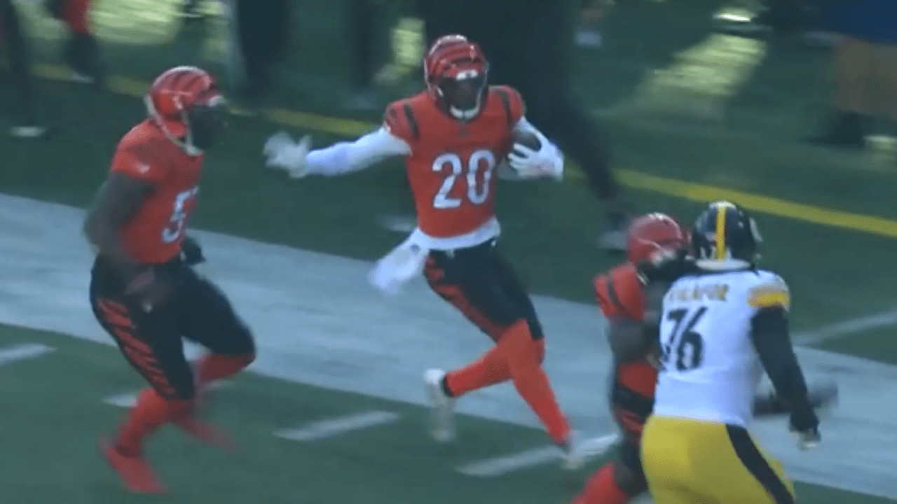 Cincinnati Bengals cornerback Eli Apple's second INT in as many weeks ...