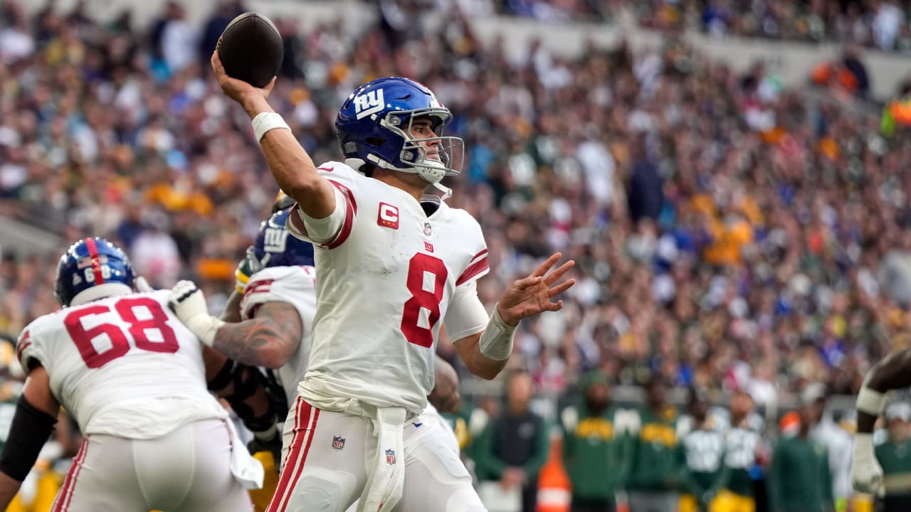 New York Giants quarterback Daniel Jones locates wide receiver Marcus ...