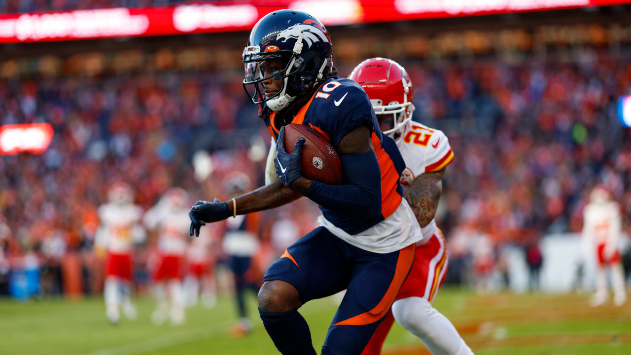 Denver Broncos quarterback Russell Wilson locates wide-open Broncos ...