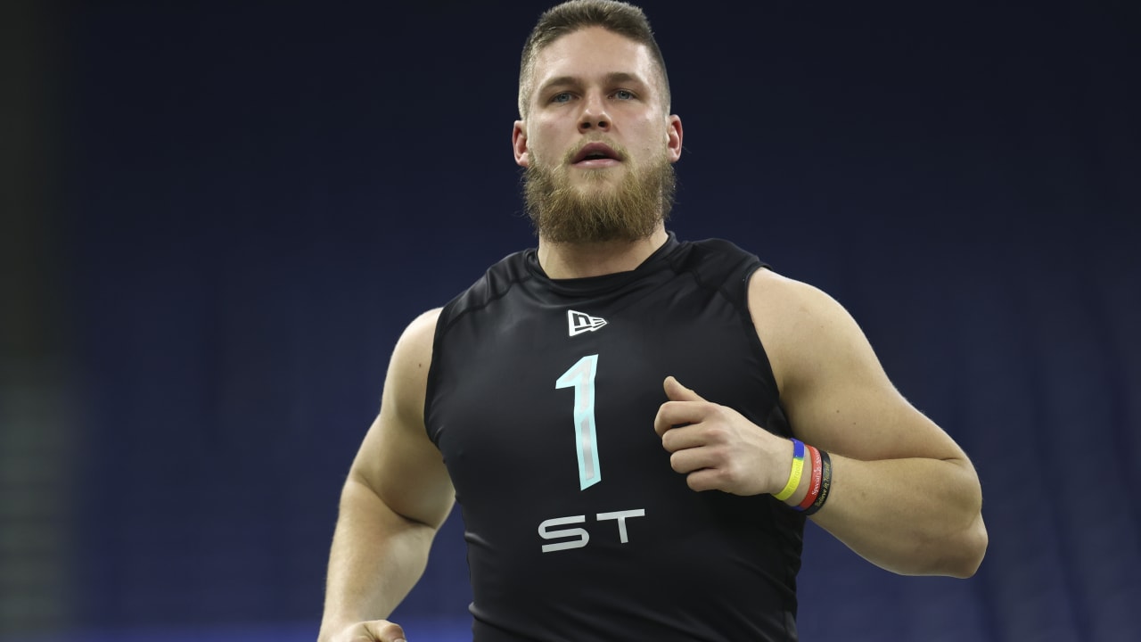 Long snapper Cal Adomitis runs official 4.97 40-yard dash at 2022 combine
