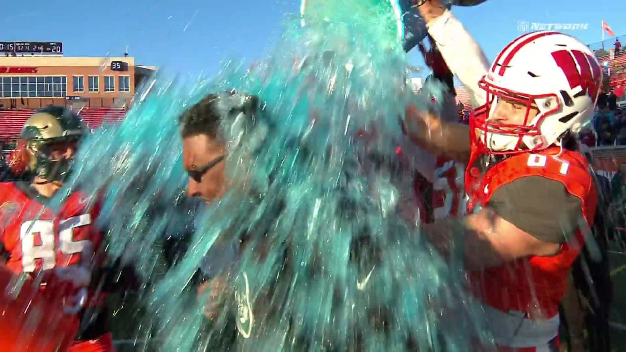 New York Jets coach Ron Middleton reacts to celebratory Reese's and ...