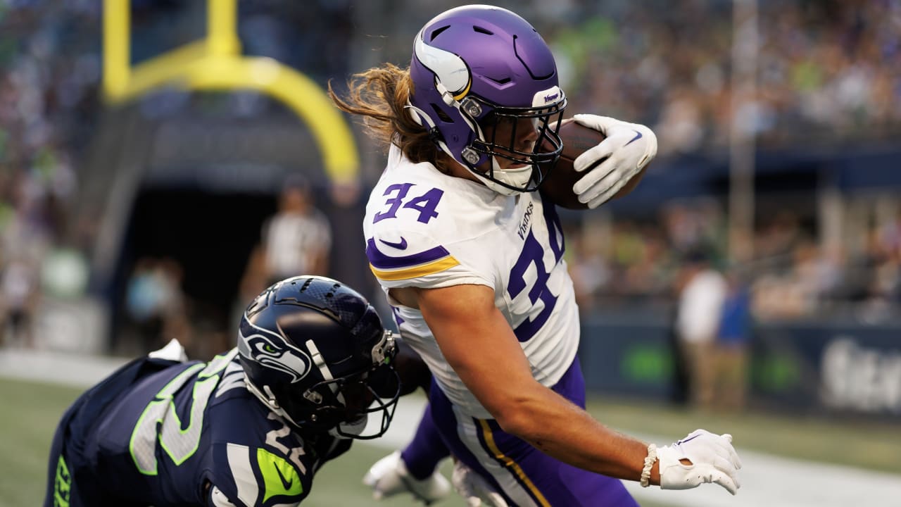 Minnesota Vikings Nick Muse climbs the ladder on Minnesota's first ...