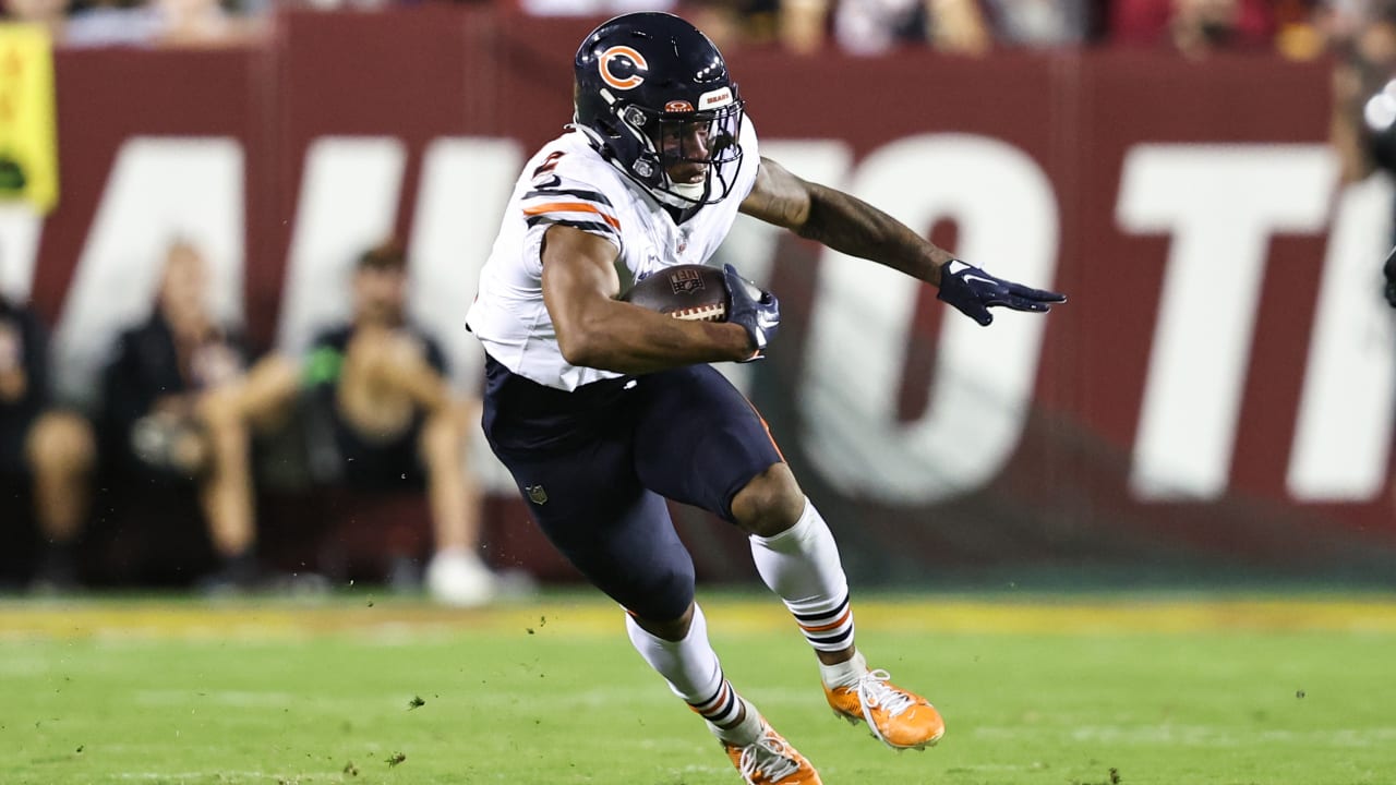 Chicago Bears wide receiver DJ Moore's sideline spin move springs an explosive 39-yard catch and run