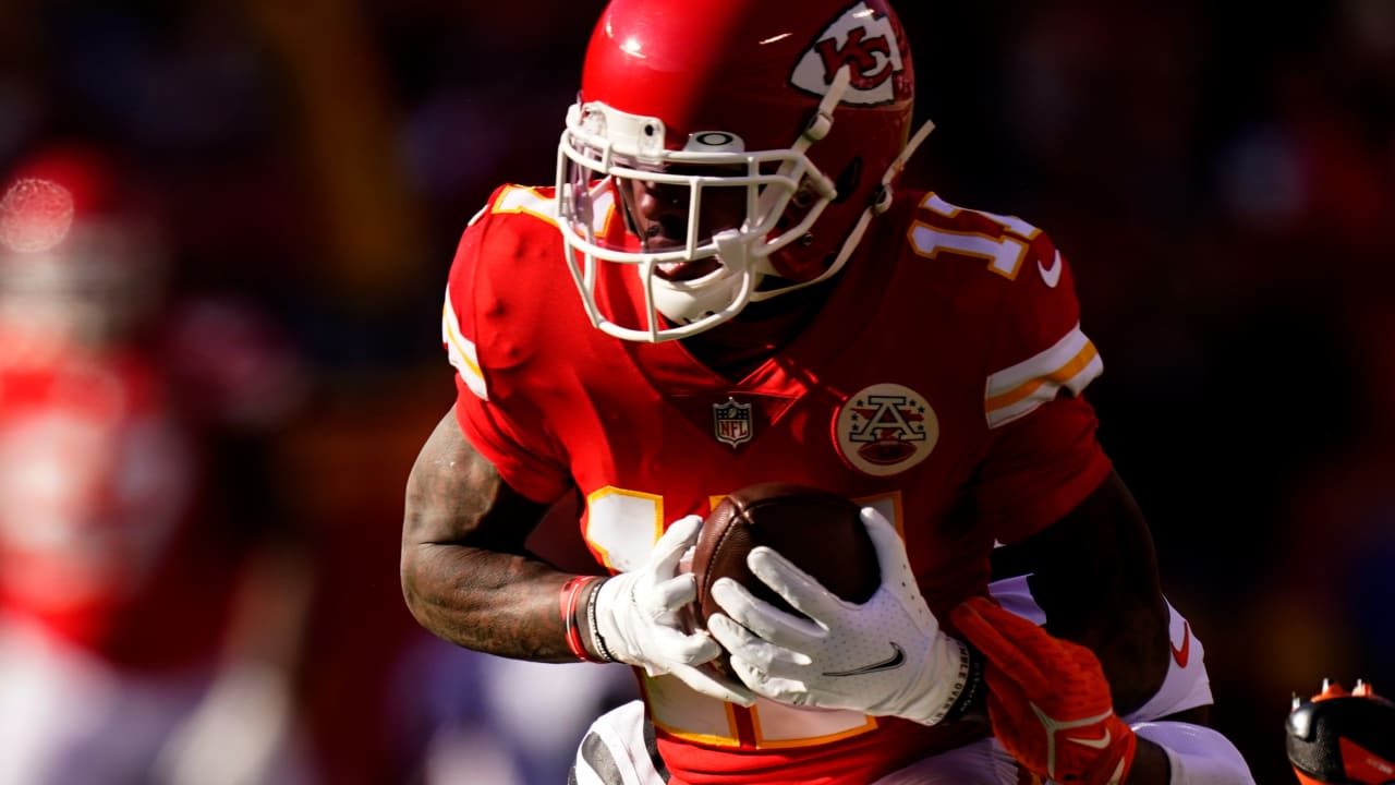 Kansas City Chiefs quarterback Patrick Mahomes' 44-yard launch to wide ...