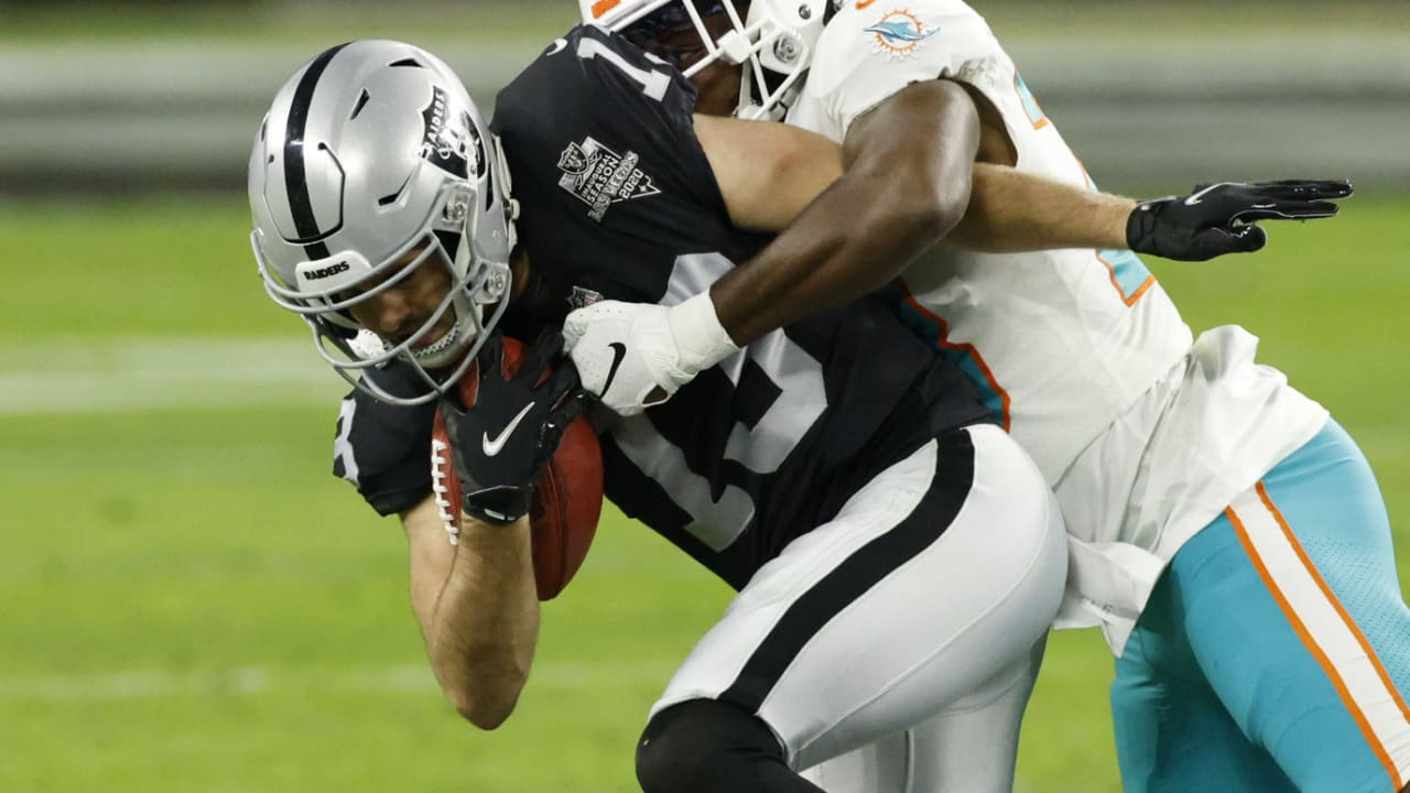 Las Vegas Raiders wide receiver Hunter Renfrow shows unreal balance on ...