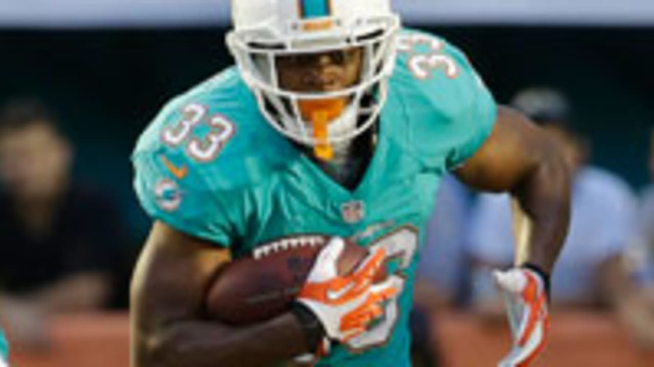 Miami Dolphins bring back Daniel Thomas