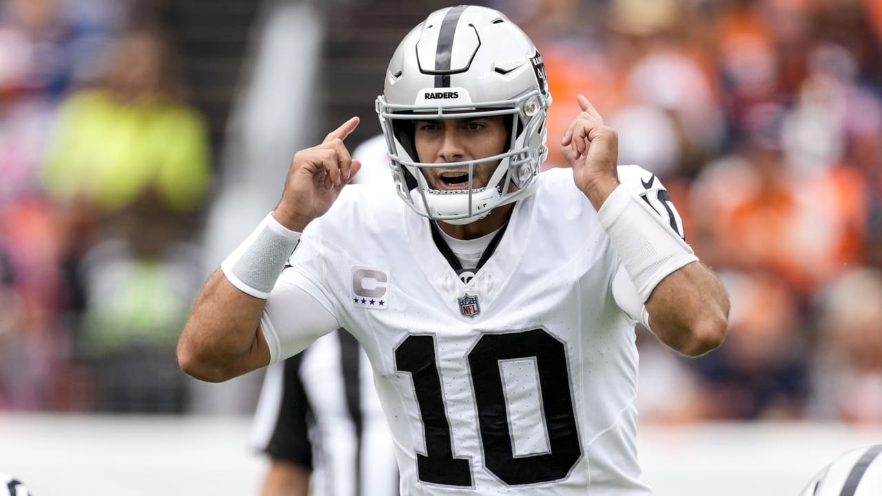 Las Vegas Raiders quarterback Jimmy Garoppolo's first Raiders TD pass ...
