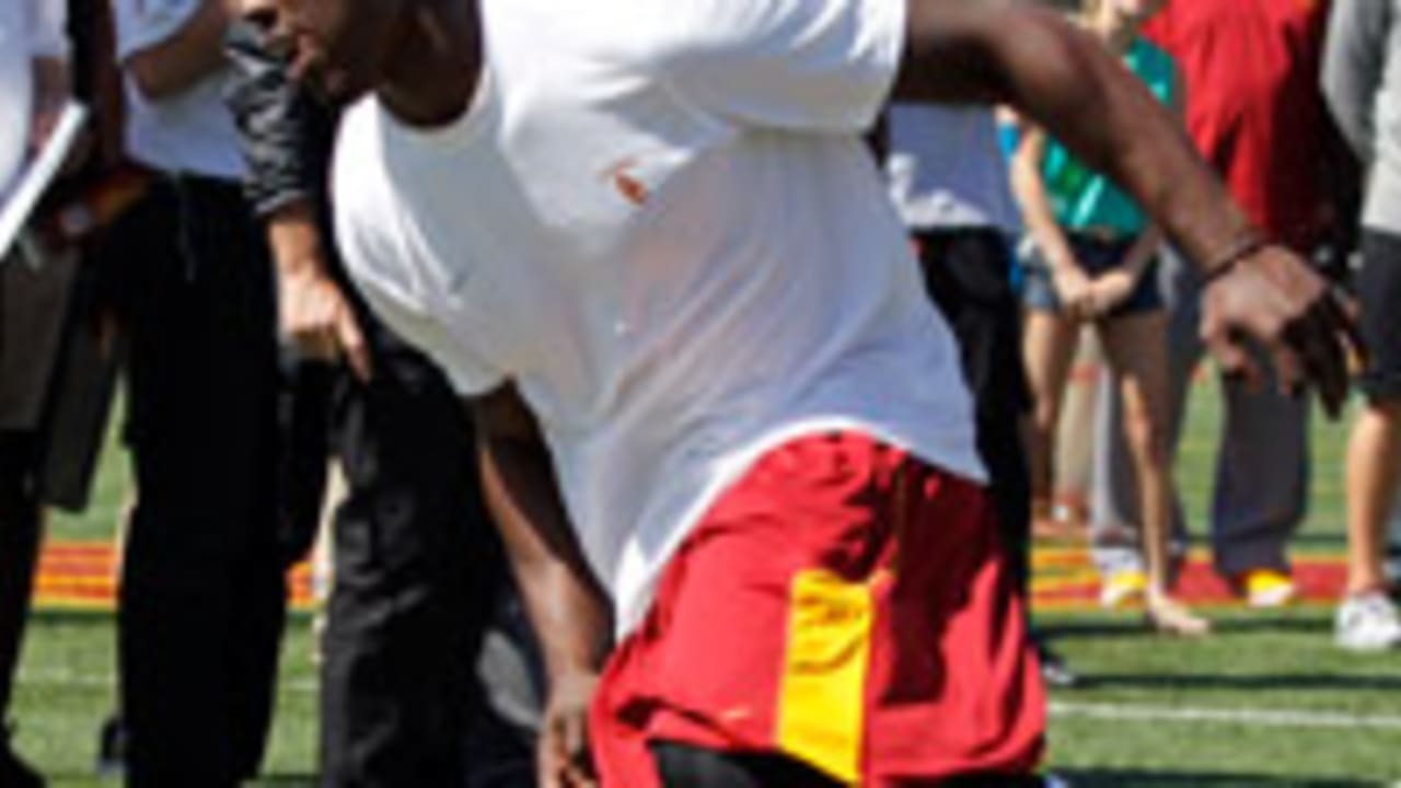 USC's Marcus Martin gets close look from Colts at pro day