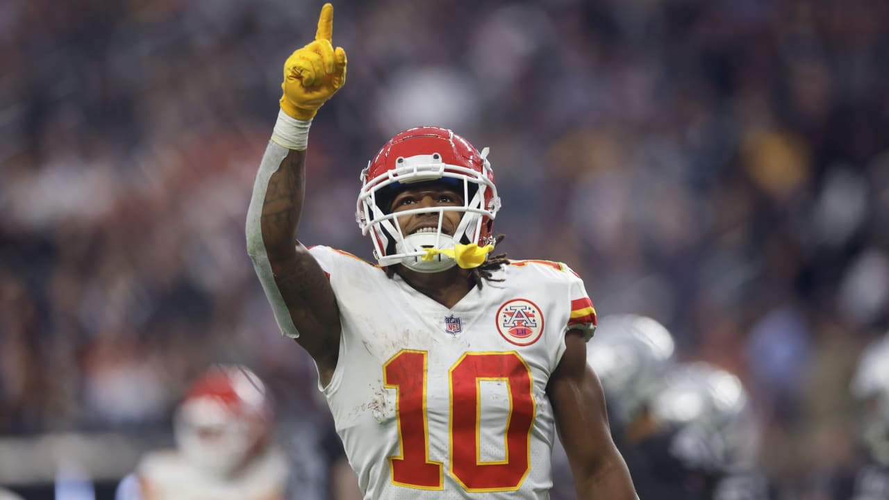 Kansas City Chiefs running back Isiah Pacheco punches in 1-yard TD run