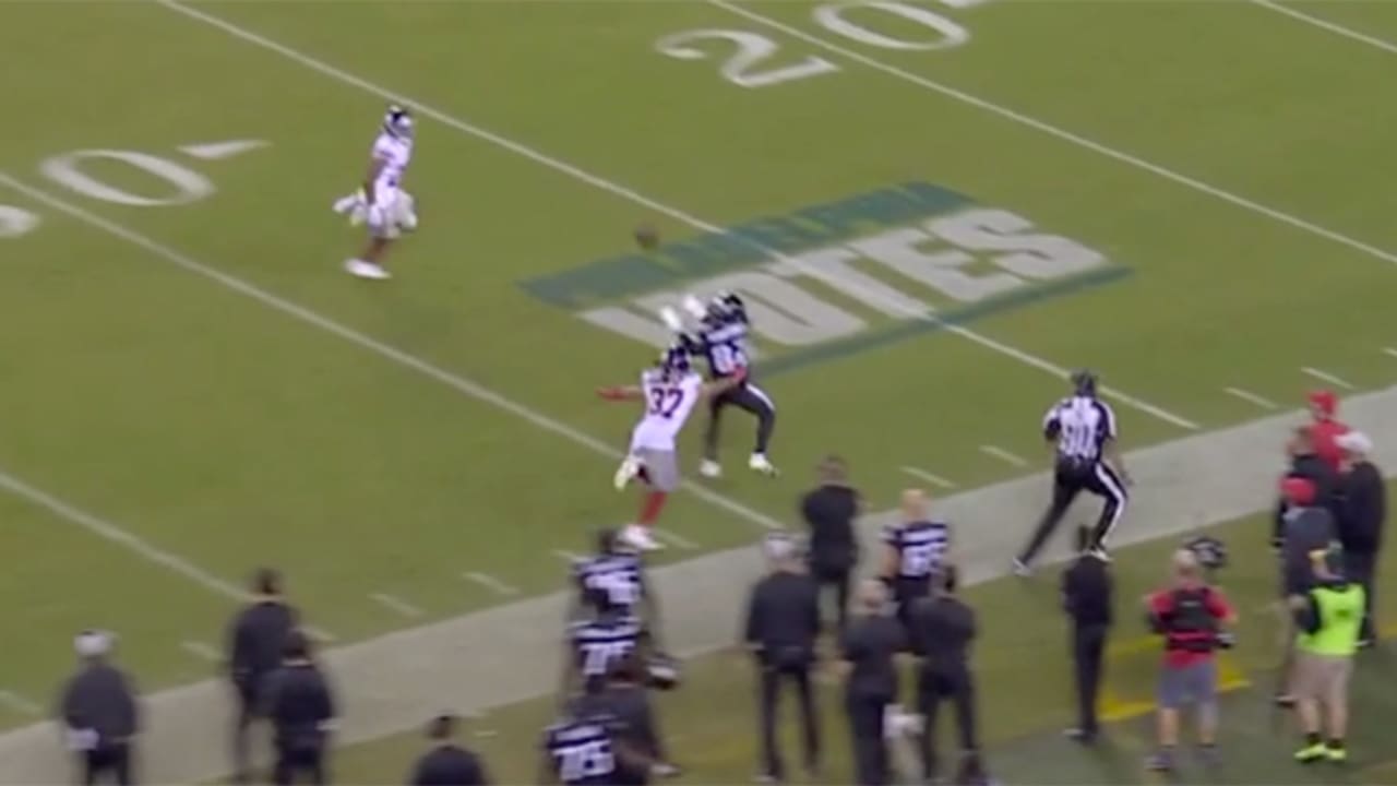 Philadelphia Eagles quarterback Carson Wentz dials launch codes to wide ...