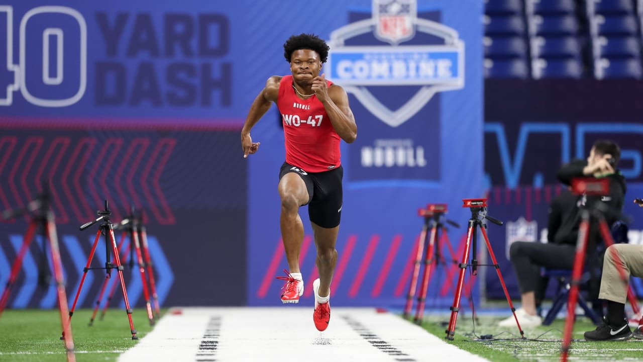 Wide receiver Mitchell Tinsley runs official 4.60-second 40-yard dash ...