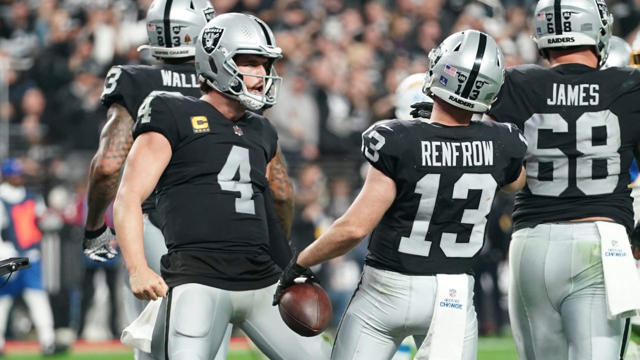 Las Vegas Raiders wide receiver Hunter Renfrow slams on the brakes to ...