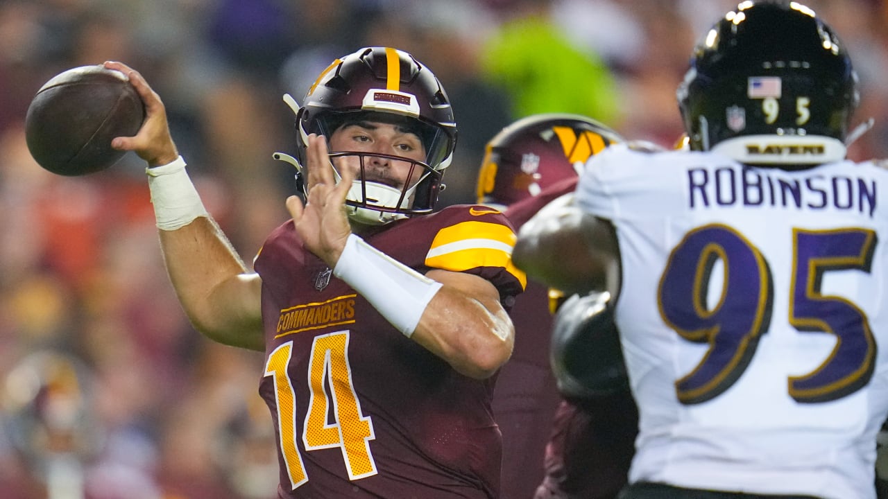 Washington Commanders quarterback Sam Howell finds running back Antonio ...