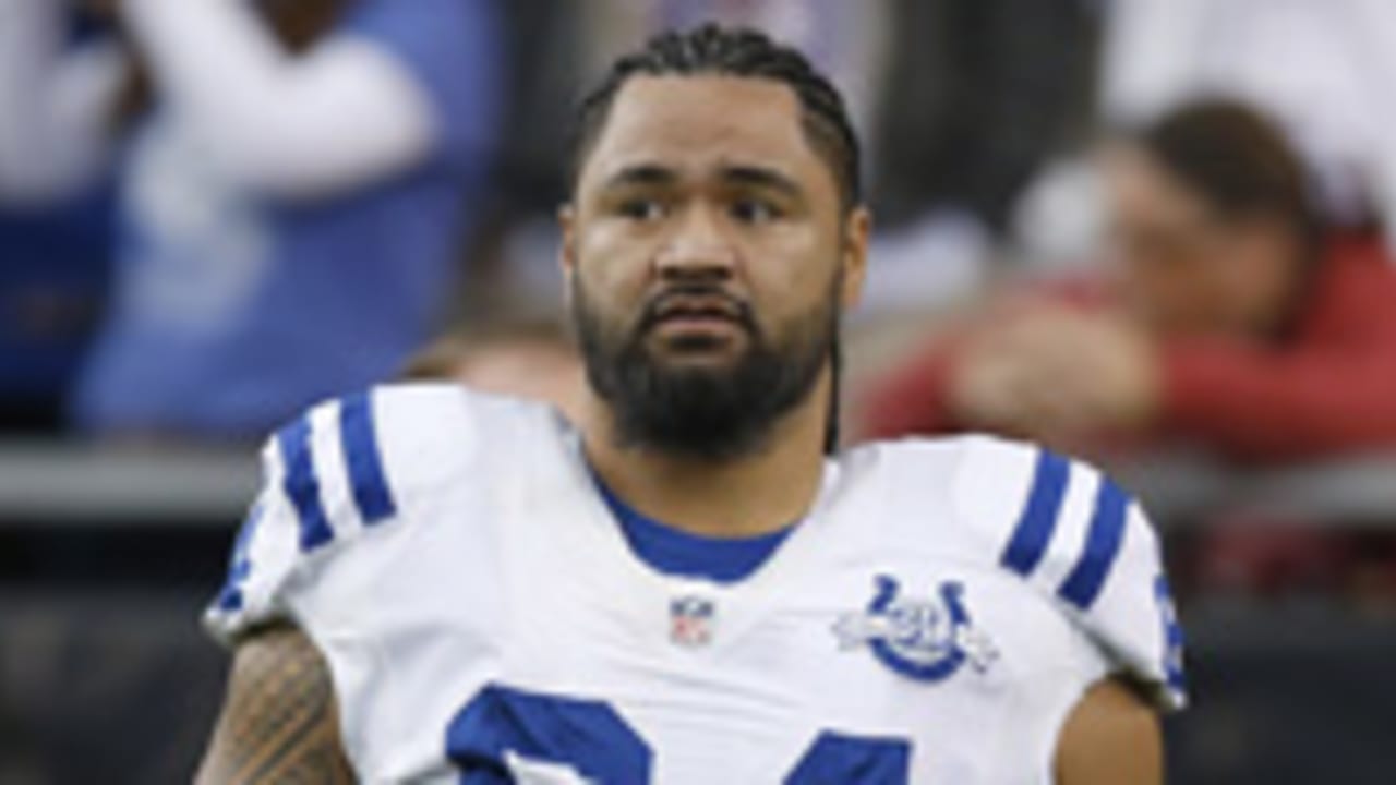 Dolphins sign Samson Satele to aid shaky center spot