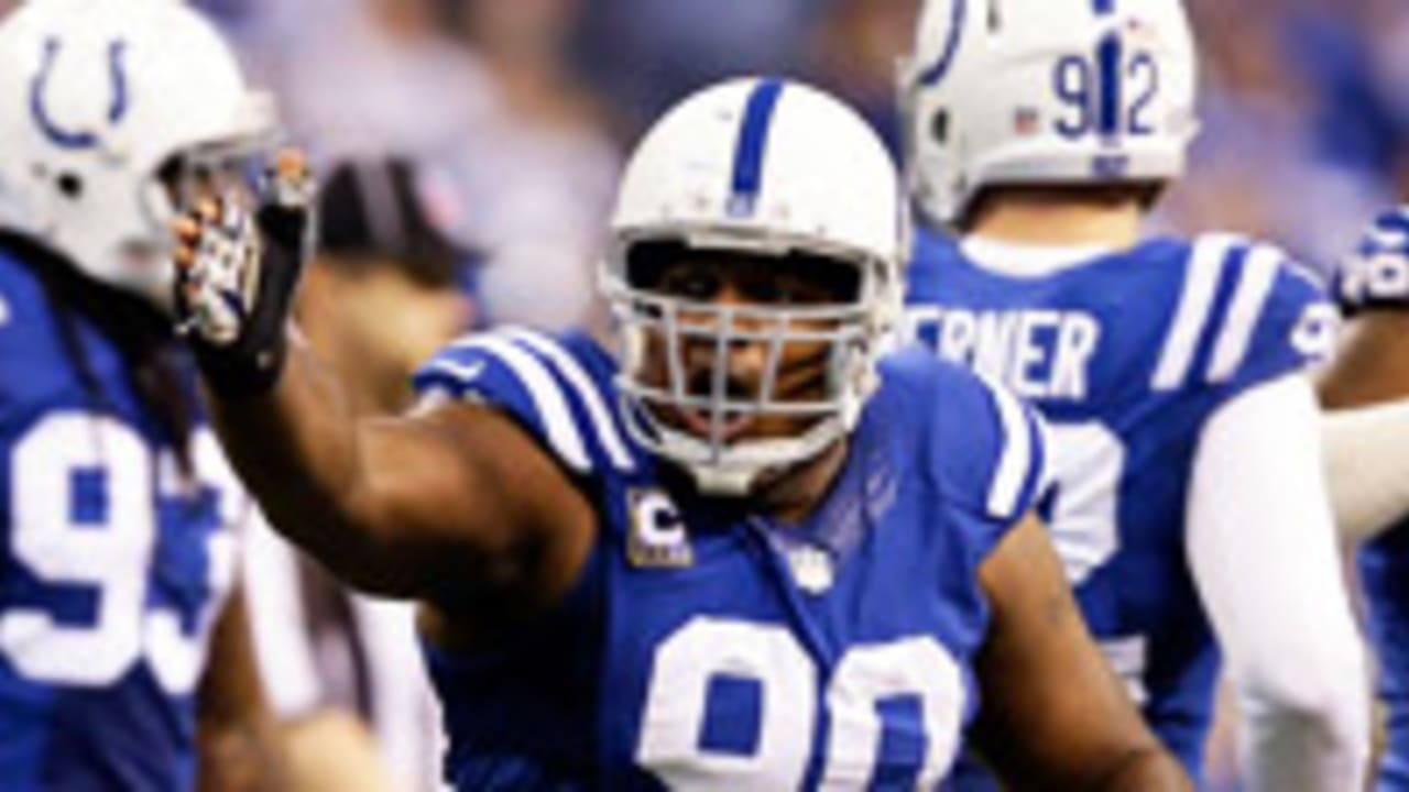 Cardinals sign defensive end Cory Redding