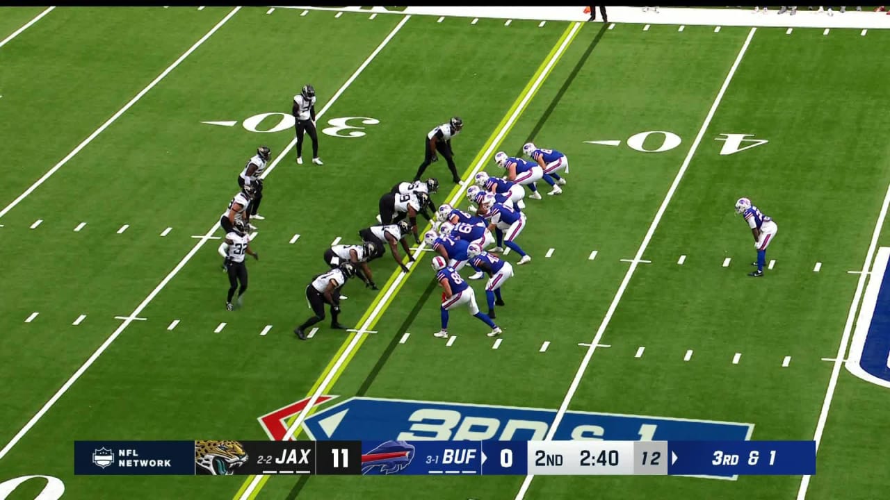 Buffalo Bills quarterback Josh Allen out runs Josh Allen on chain ...