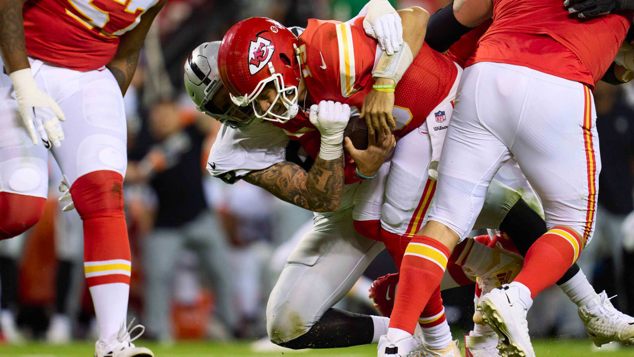 Las Vegas Raiders defensive lineman Maxx Crosby's second sack comes via ...