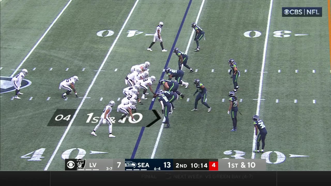 Las Vegas Raiders linebacker Denzel Perryman secures his first INT ...