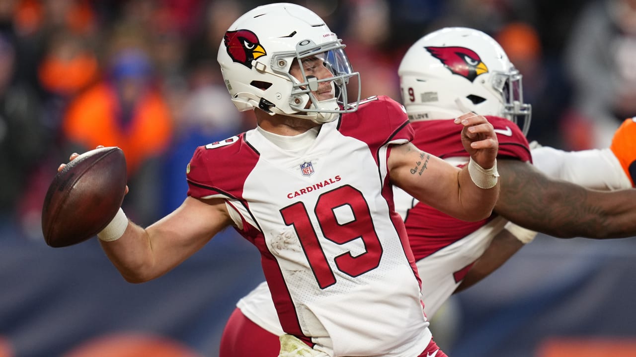 Patriots sign another signal-caller in Trace McSorley