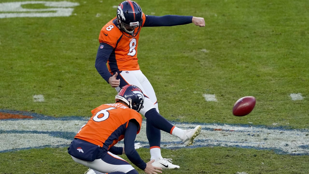 Denver Broncos kicker Brandon McManus splits the uprights on 58-yard moonshot field goal