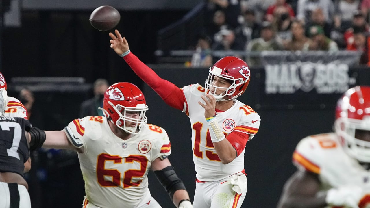 Kansas City Chiefs quarterback Patrick Mahomes' best throws from 5-TD ...
