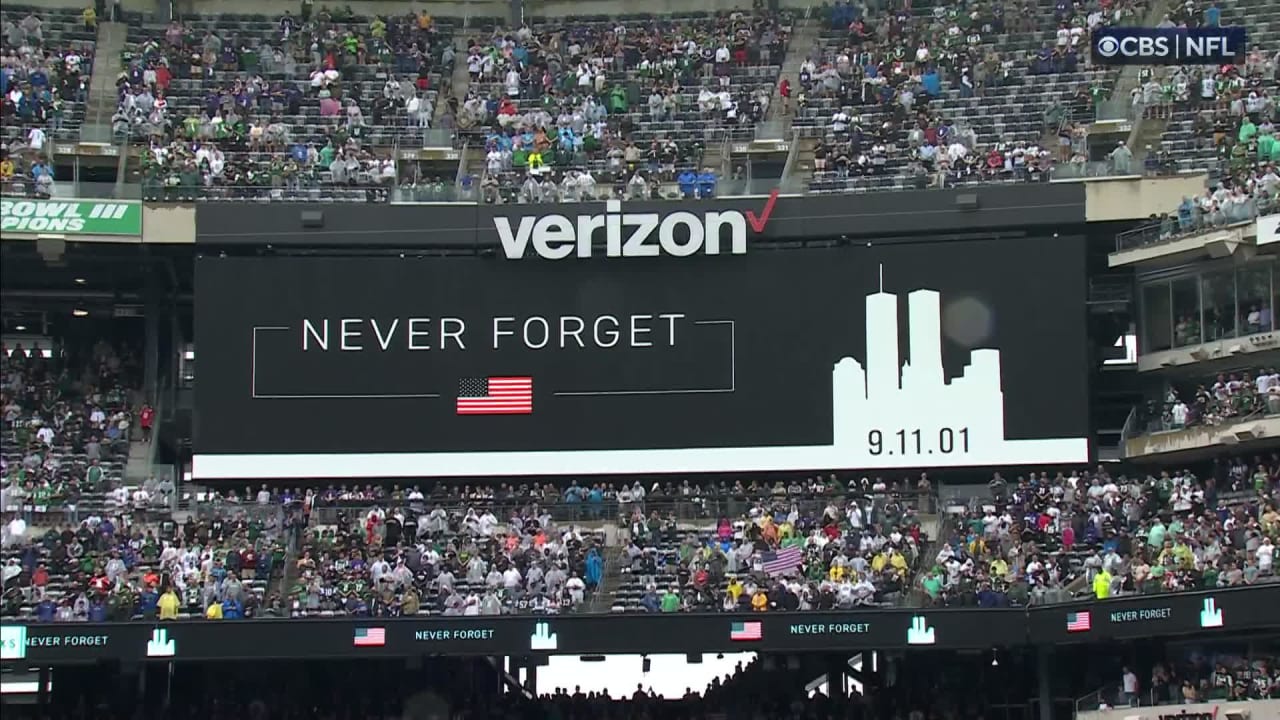 Fans at MetLife Stadium sing along to national anthem on 9/11 anniversary