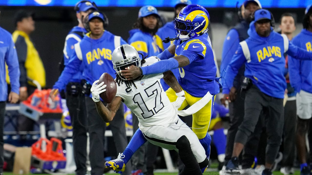 Can't-Miss Play: Las Vegas Raiders wide receiver Davante Adams makes one-handed catch for 32 ...