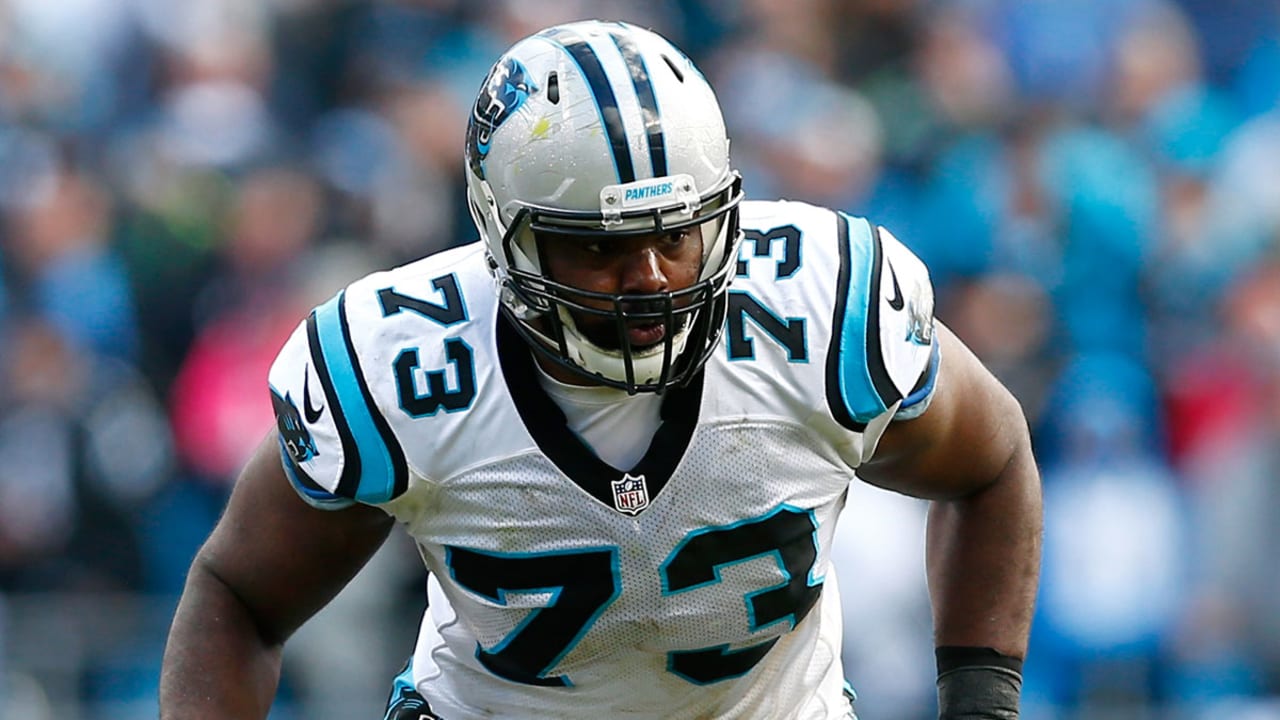 Michael Oher signs three-year extension with Panthers