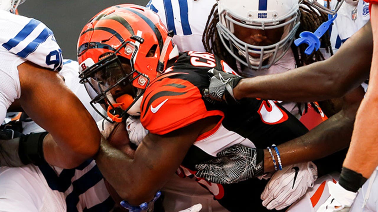 Tra Carson rushes up the middle for easy 1-yard TD